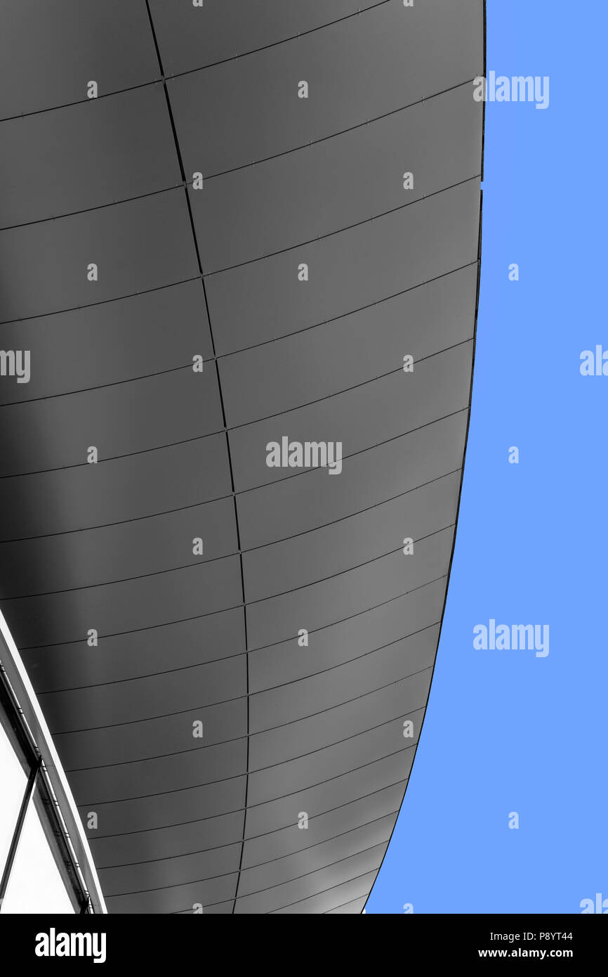 Acute angle building hi-res stock photography and images - Alamy