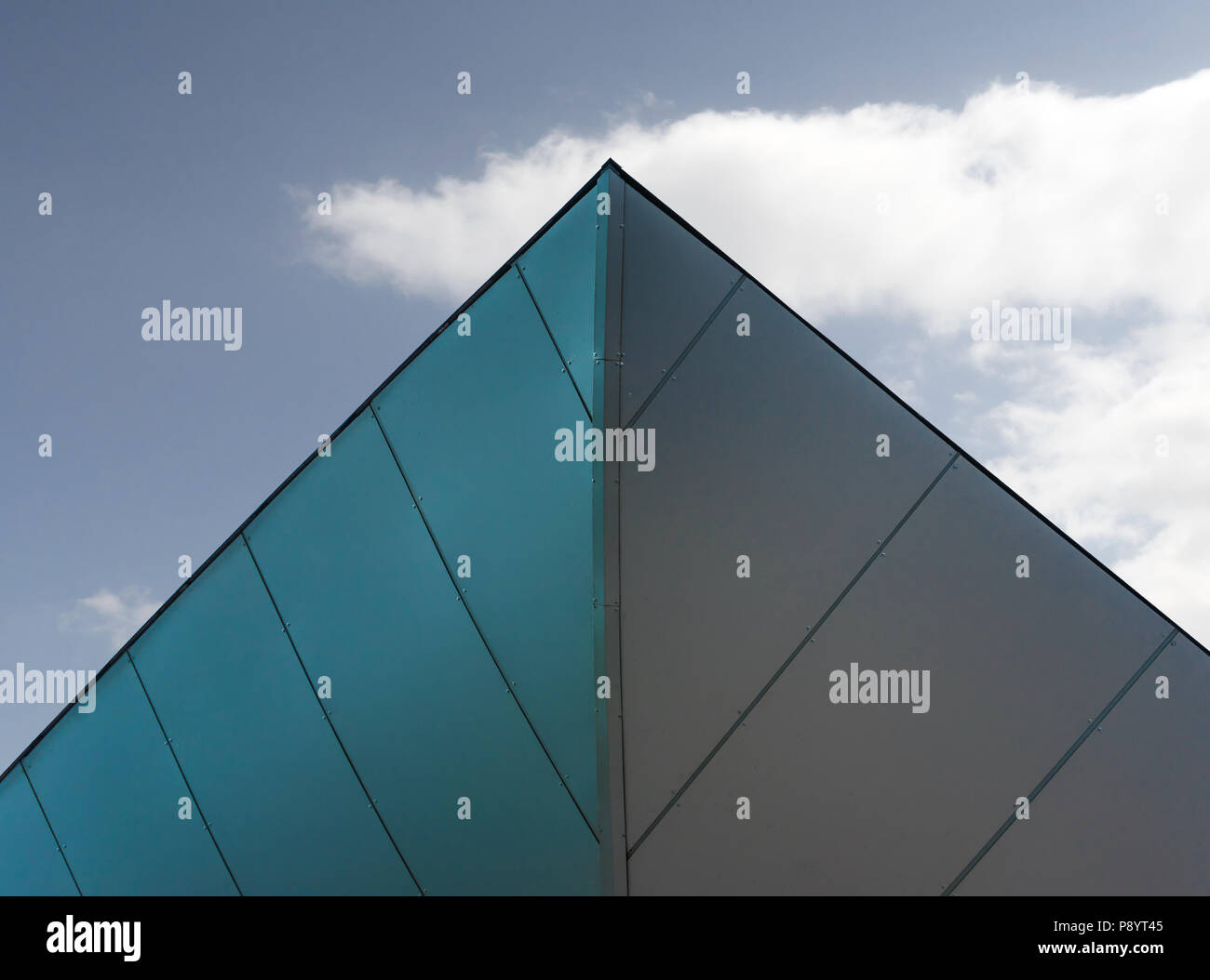 Acute angle building hi-res stock photography and images - Alamy