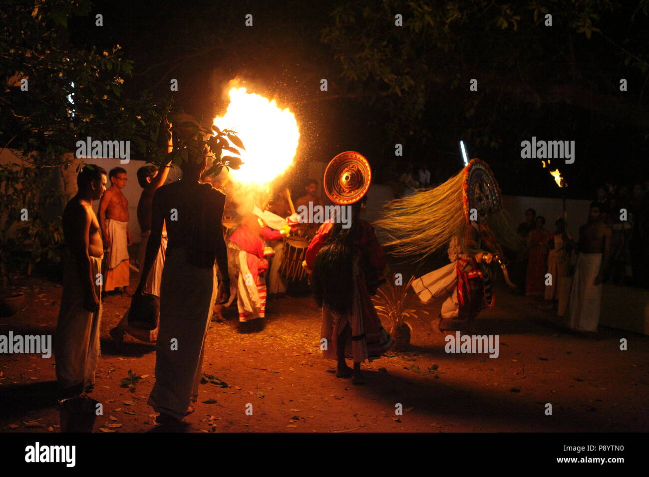 Kalamezhuthu hi-res stock photography and images - Alamy