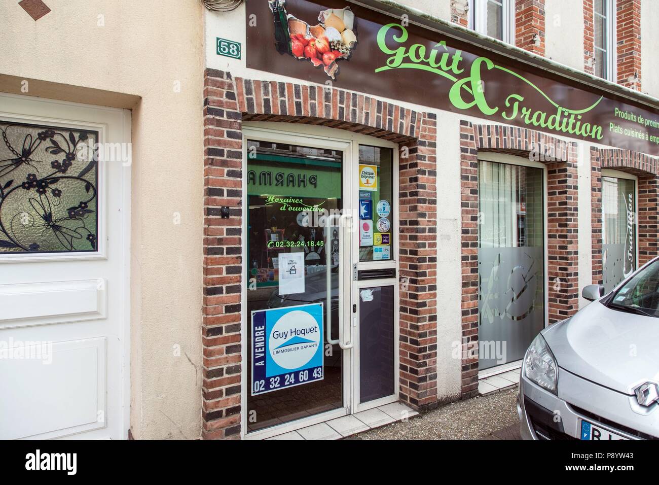 SMALL TOWN BUSINESS CLOSURES Stock Photo - Alamy