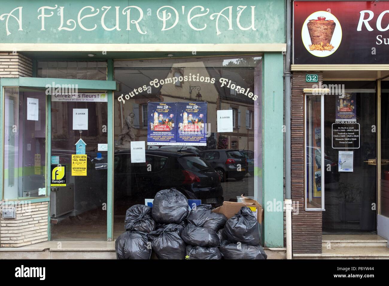 SMALL TOWN BUSINESS CLOSURES Stock Photo - Alamy
