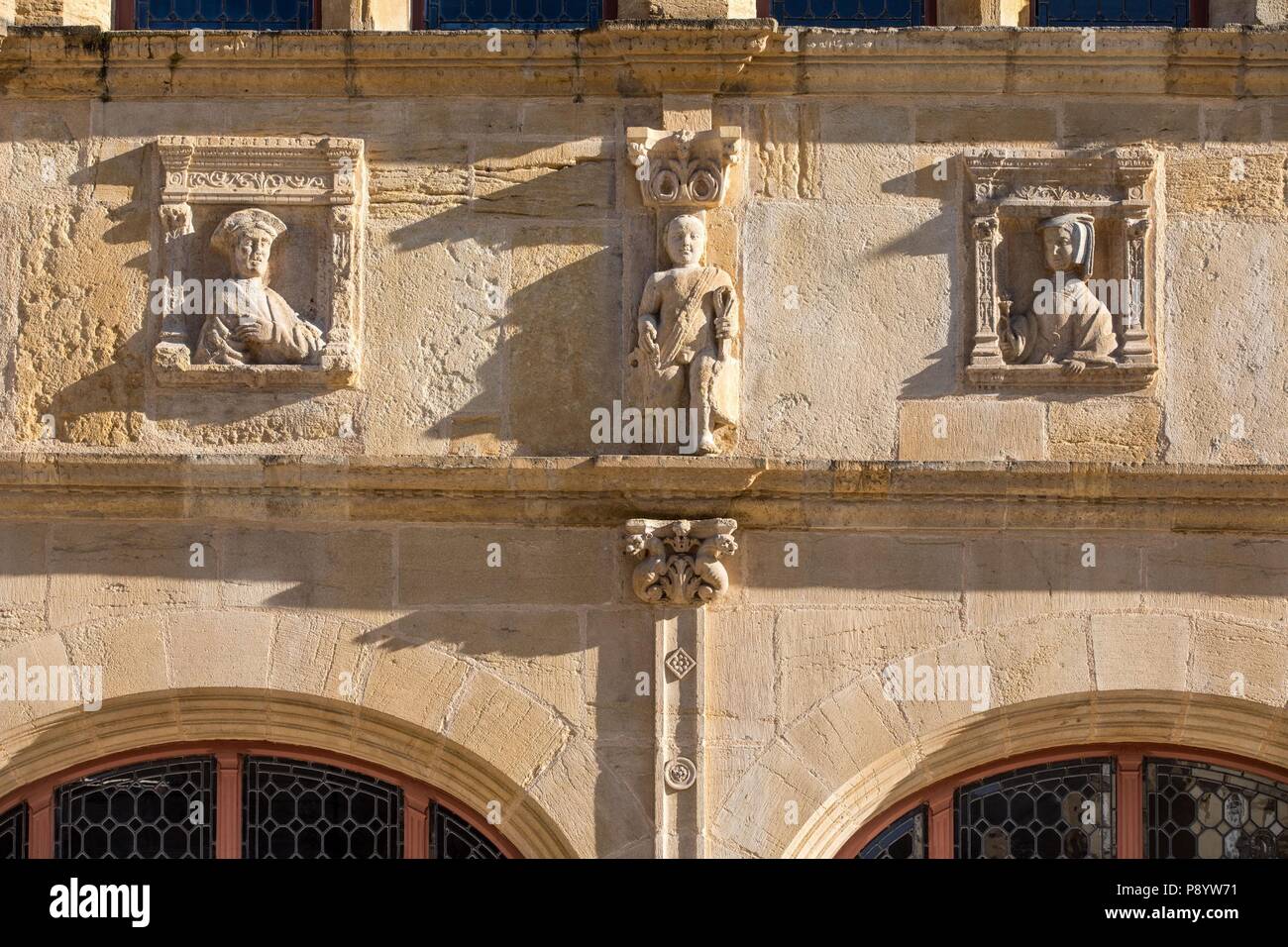 Renaissance art in burgundy hi-res stock photography and images - Alamy