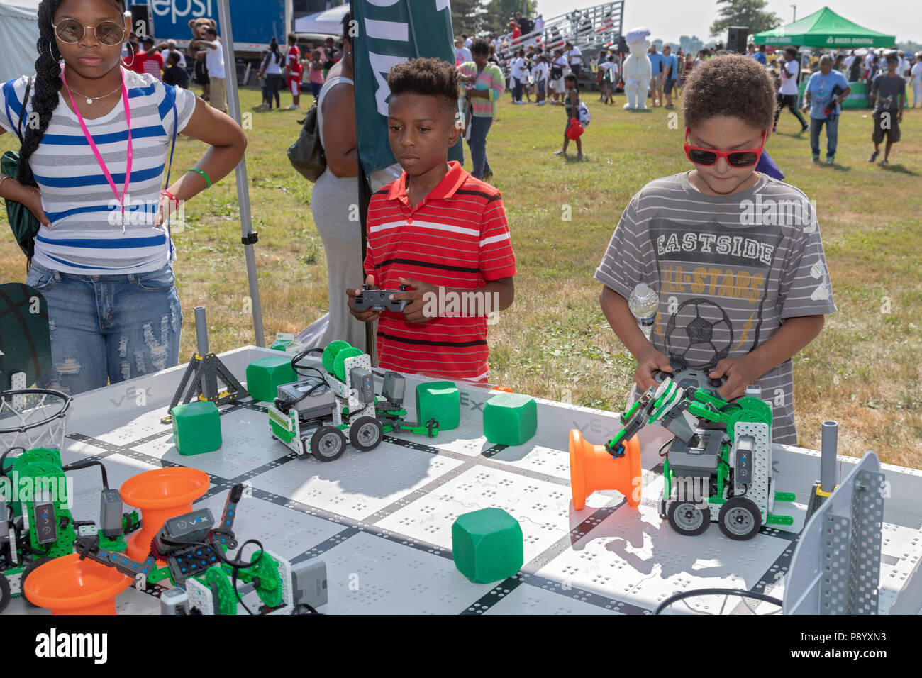 Detroit, Michigan - Students manipulate robots at Michigan State ...