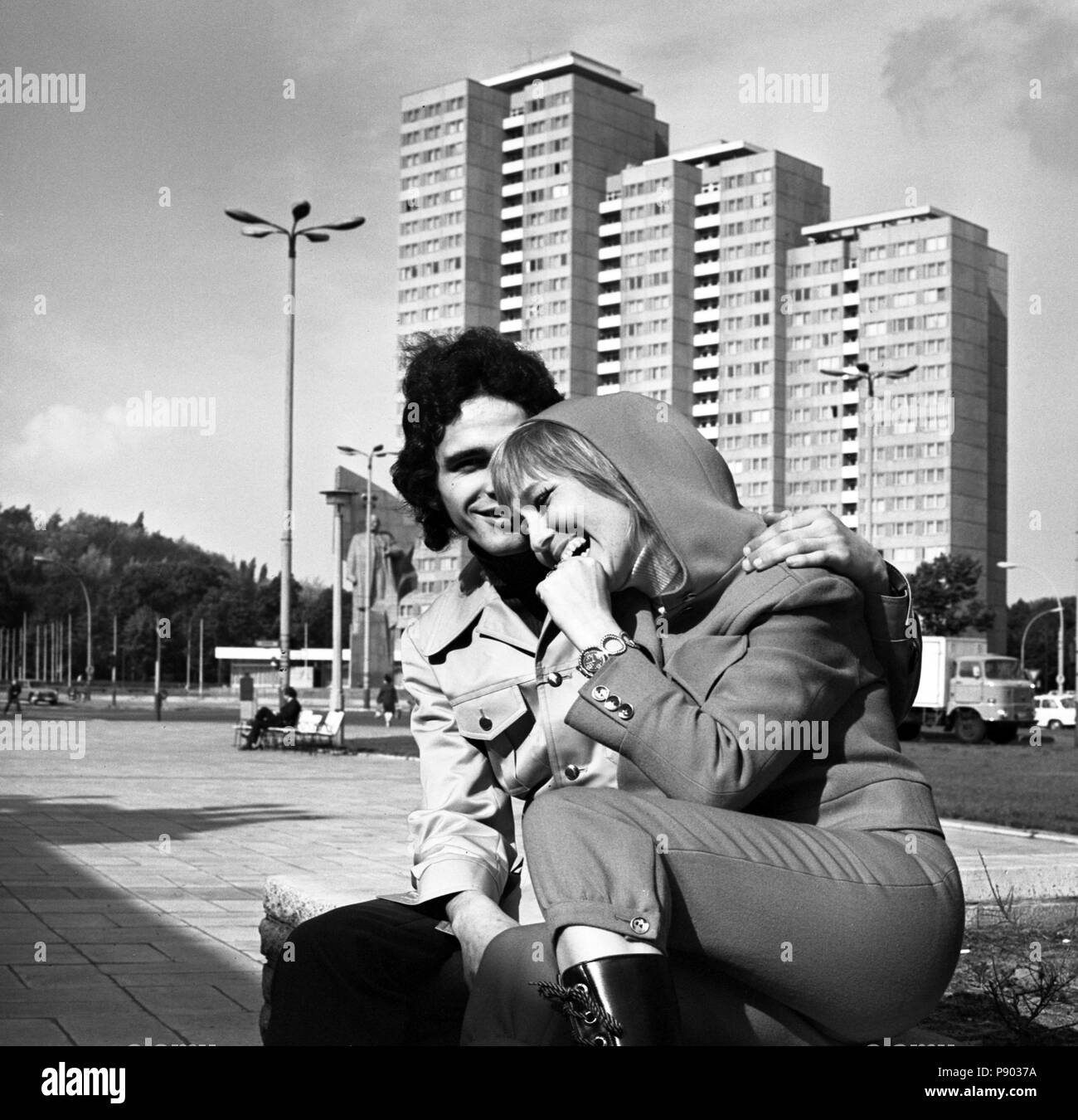 Young white couple on Black and White Stock Photos & Images - Alamy