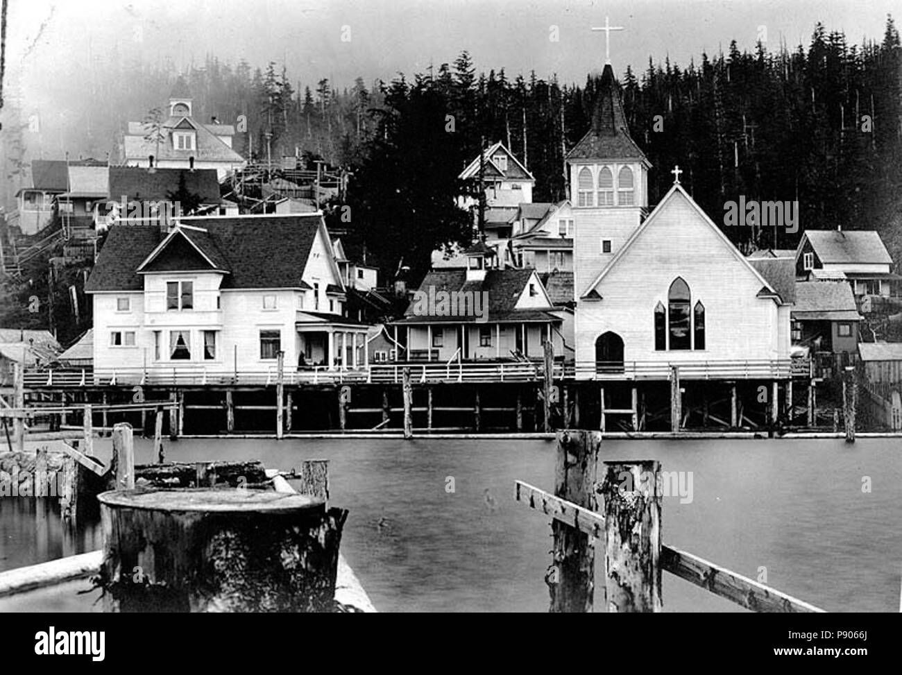 Alaska ketchikan buildings Black and White Stock Photos & Images - Alamy