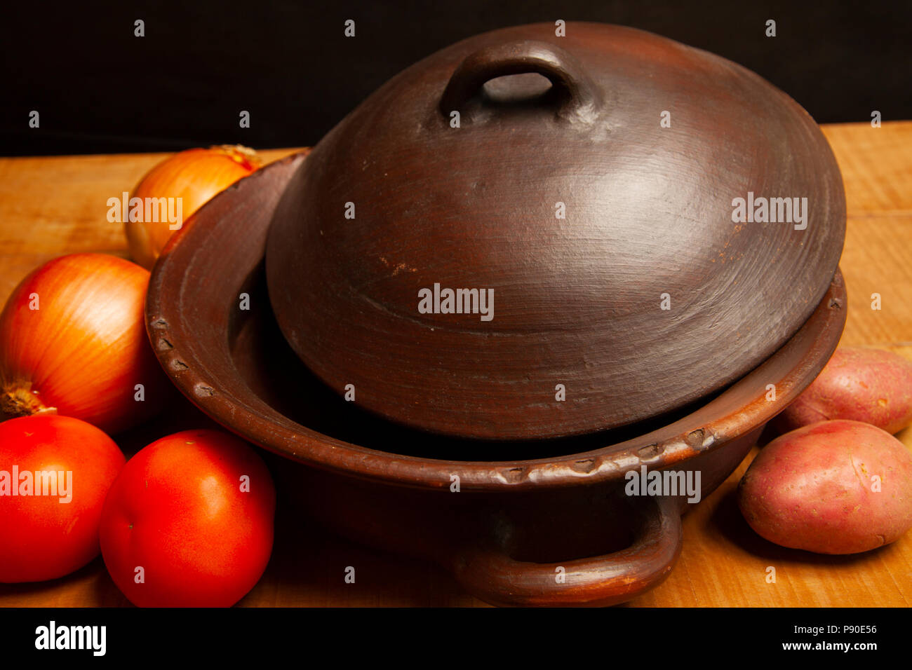 Clay pots kerala hi-res stock photography and images - Alamy