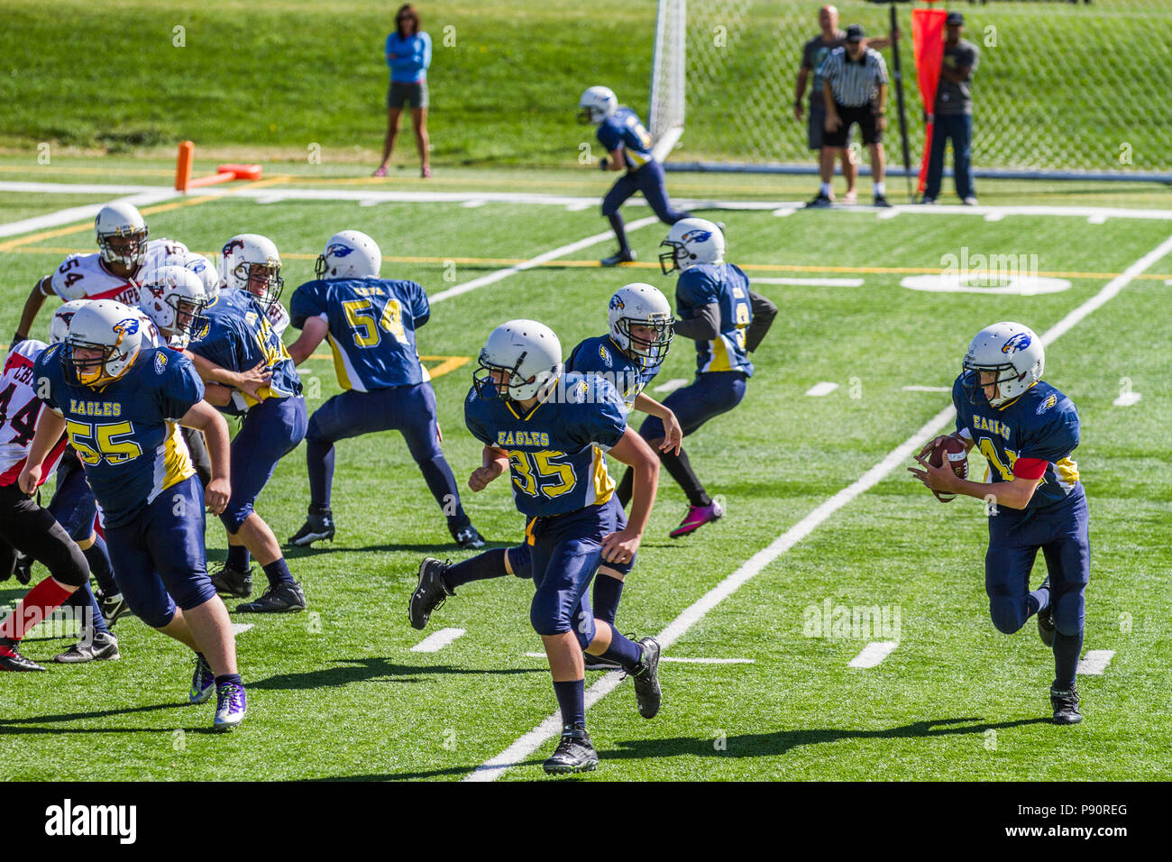 High school football team canada hi-res stock photography and images ...