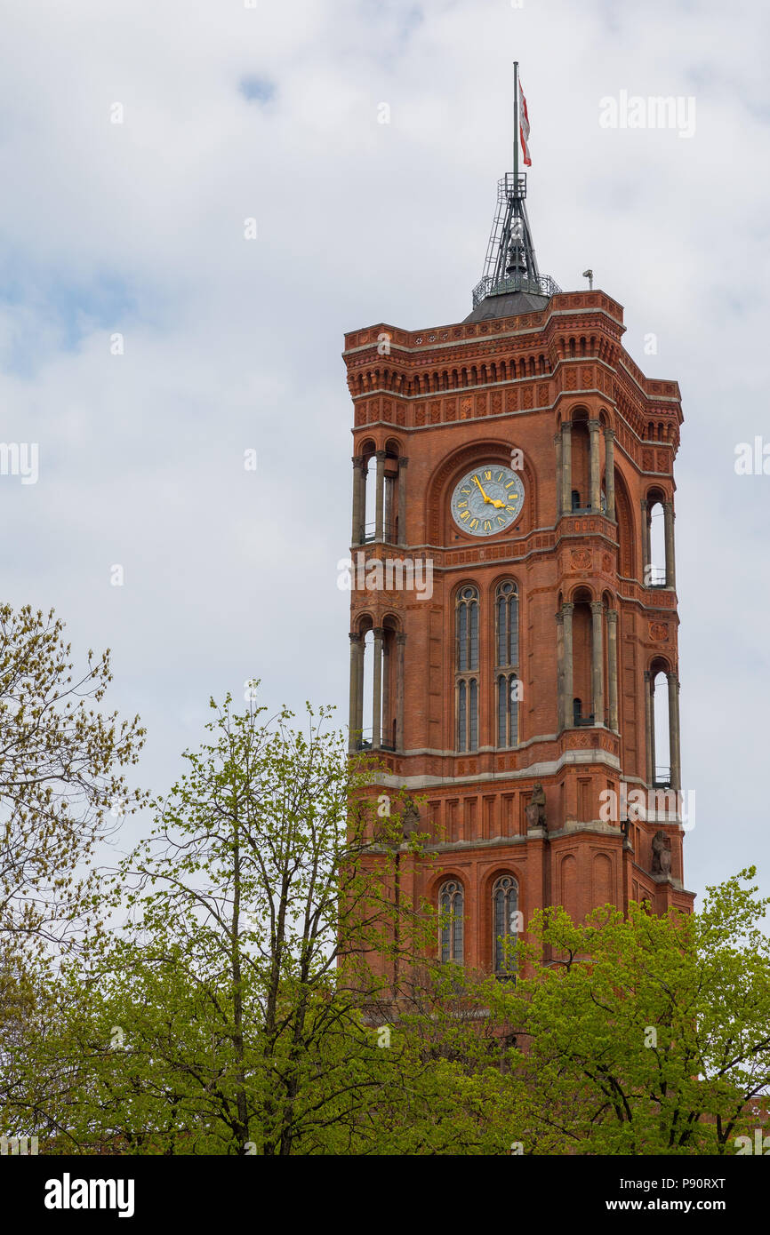 Tall clock tower hi-res stock photography and images - Alamy