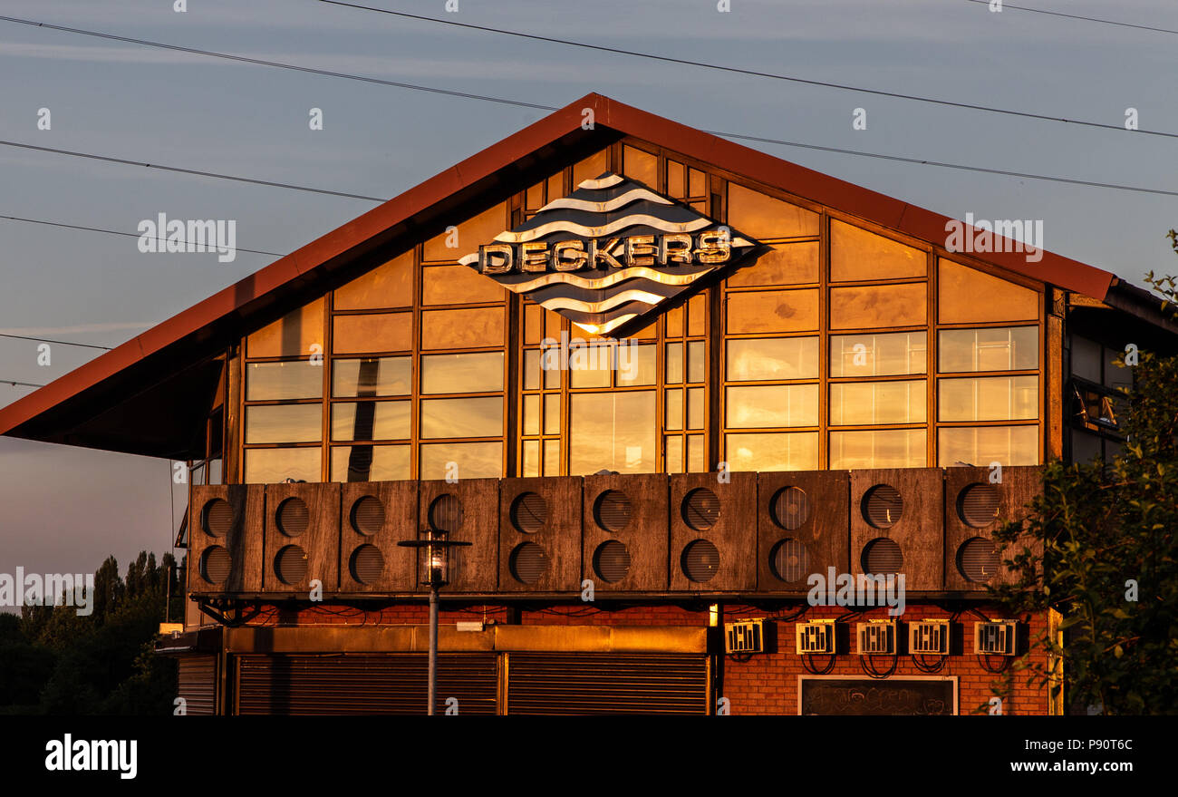 Deckers bar hi-res stock photography and images - Alamy