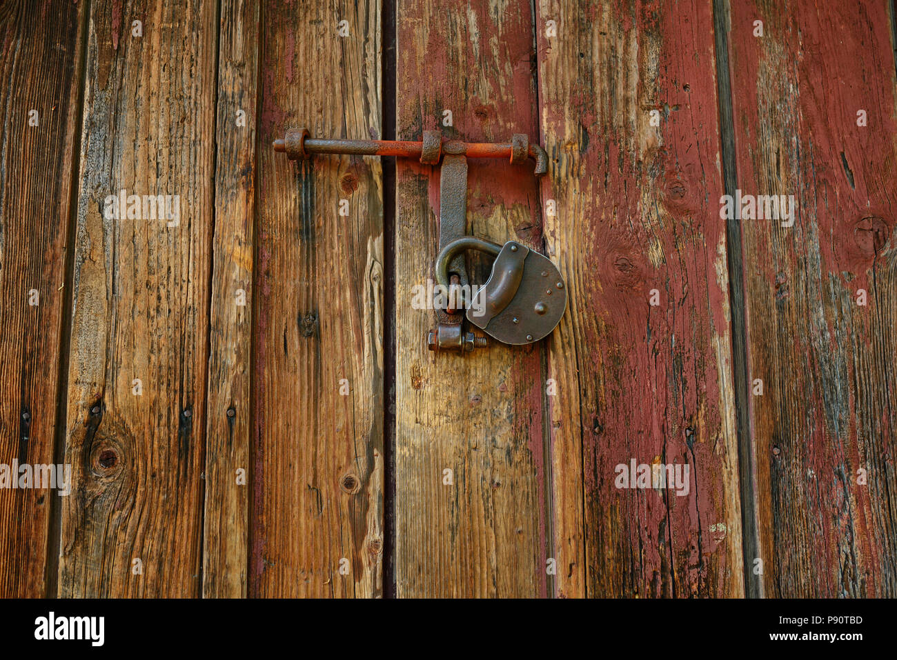 Wooden fence texture or gate or wall with lock Stock Photo - Alamy