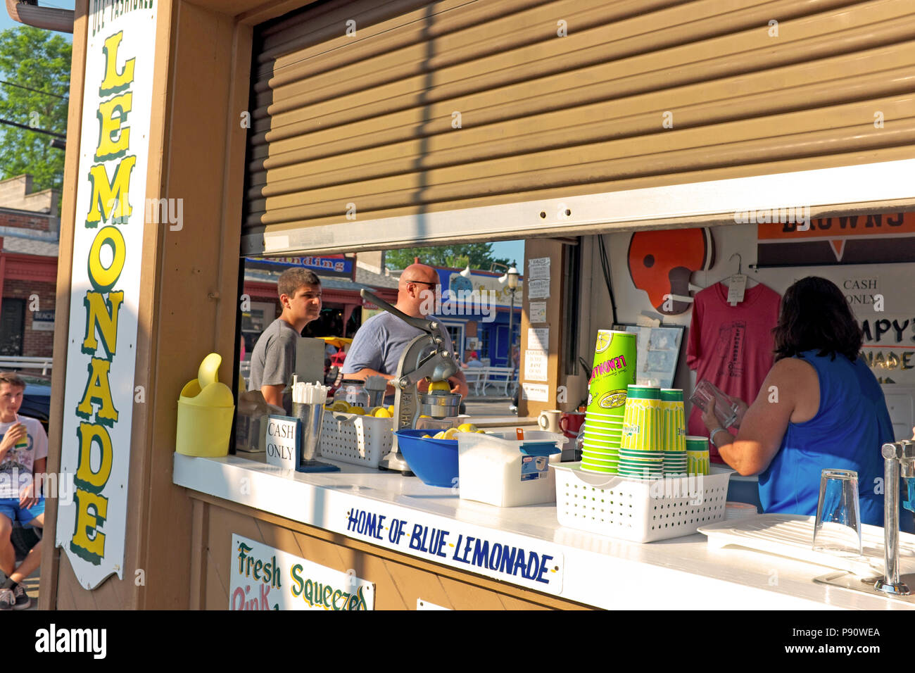 A traditional lemonade stand on the strip in Geneva-on-the-Lake, Ohio ...