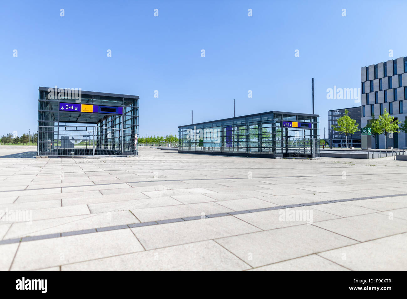 Europe airport entry hi-res stock photography and images - Alamy