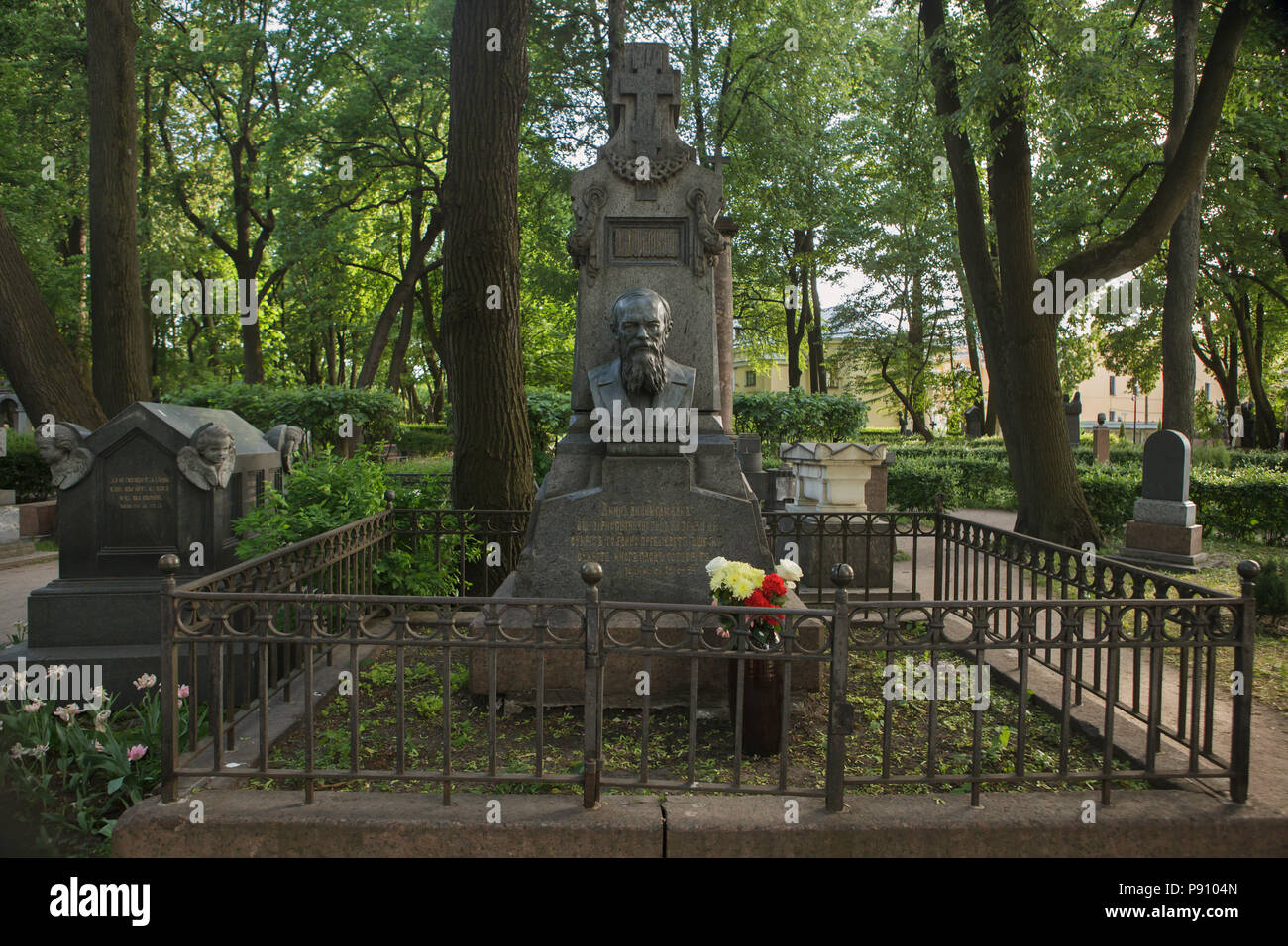 Alexander nevsky lavra tikhvin cemetery hi-res stock photography and ...