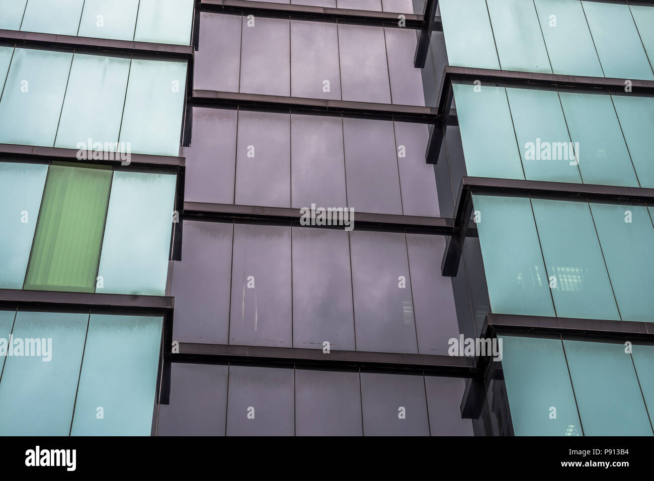 Blue glass building skyscraper texture hi-res stock photography and ...