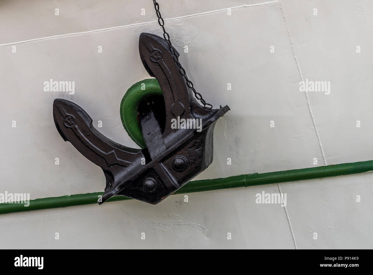 Navy ship anchor hi-res stock photography and images - Alamy