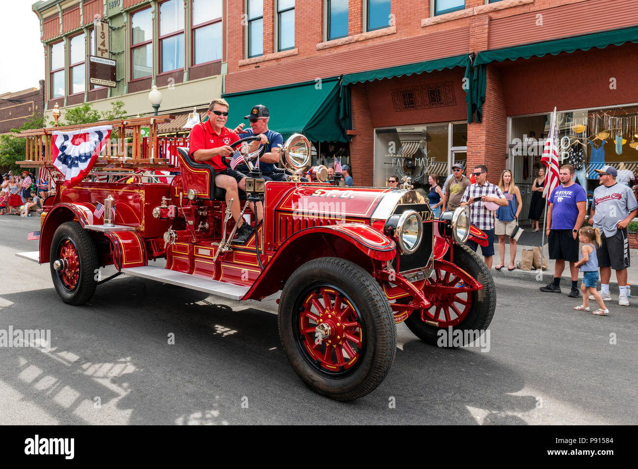 Restored fire truck hi-res stock photography and images - Alamy