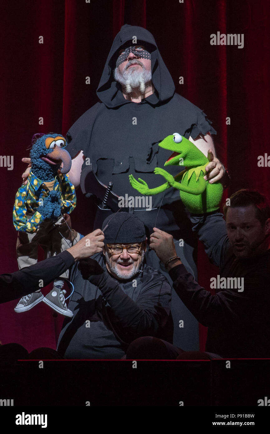 The O2 Arena, UK. 13th July 2018,Kermit the Frog and Gonzo At The ...