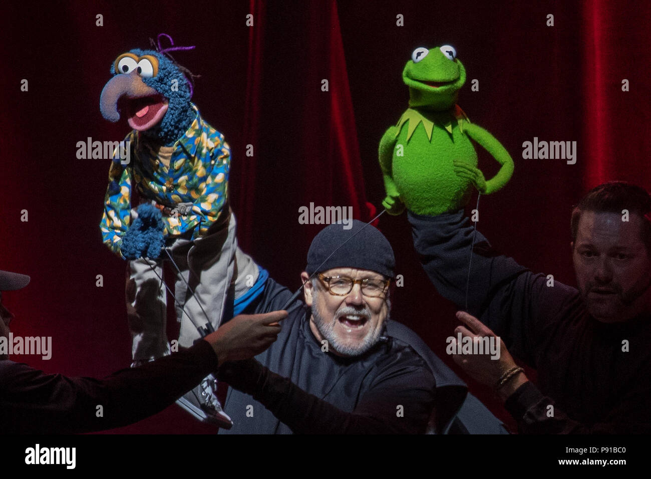 Statler and waldorf hi-res stock photography and images - Alamy