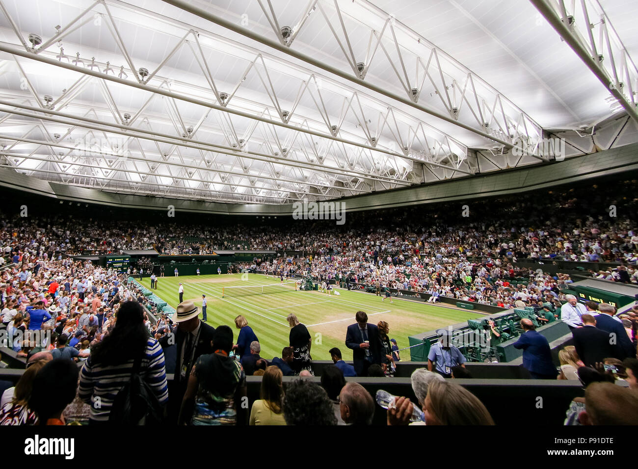 Wimbledon centre court roof hi-res stock photography and images - Alamy