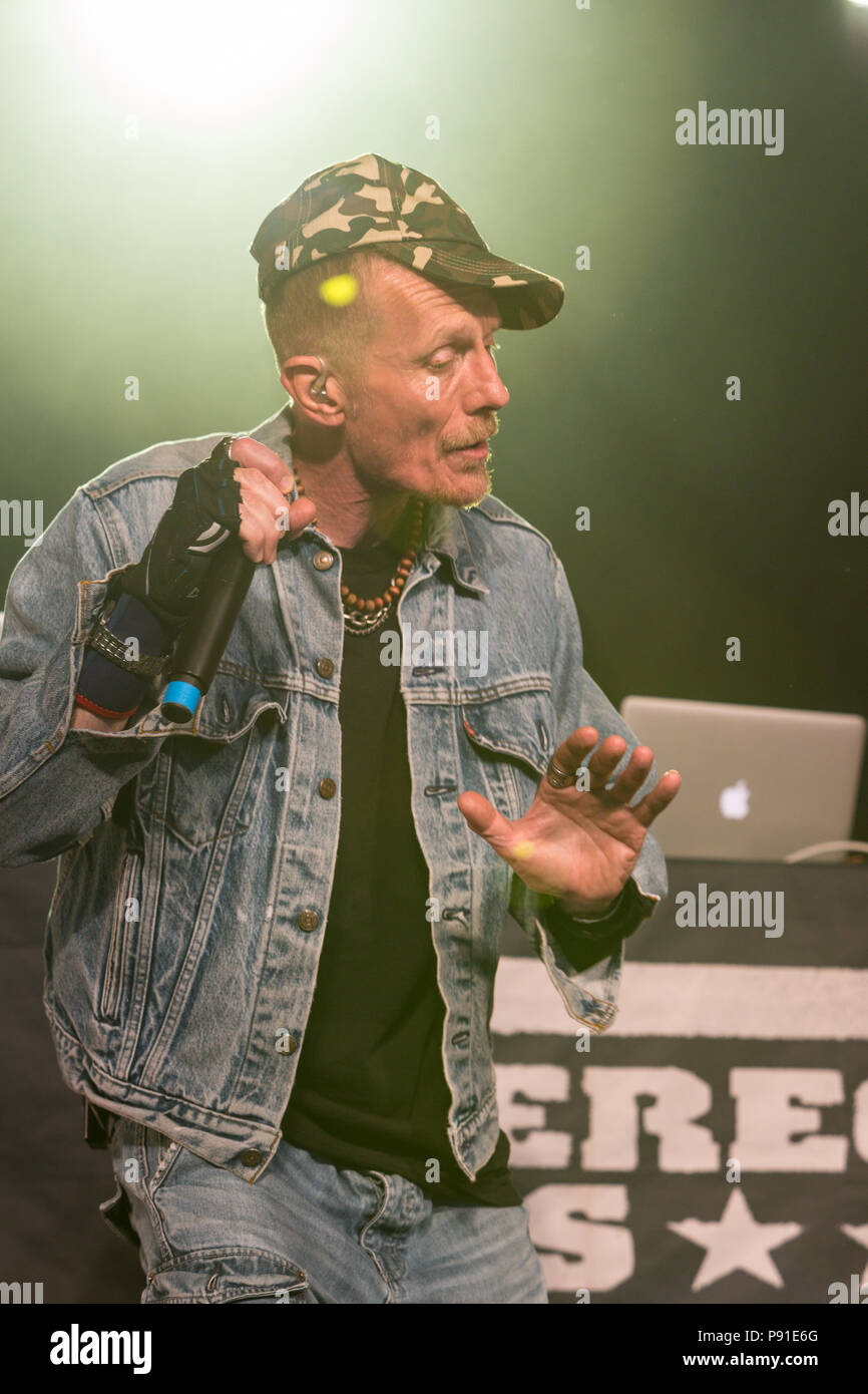 Rob birch stereo mcs hi-res stock photography and images - Alamy