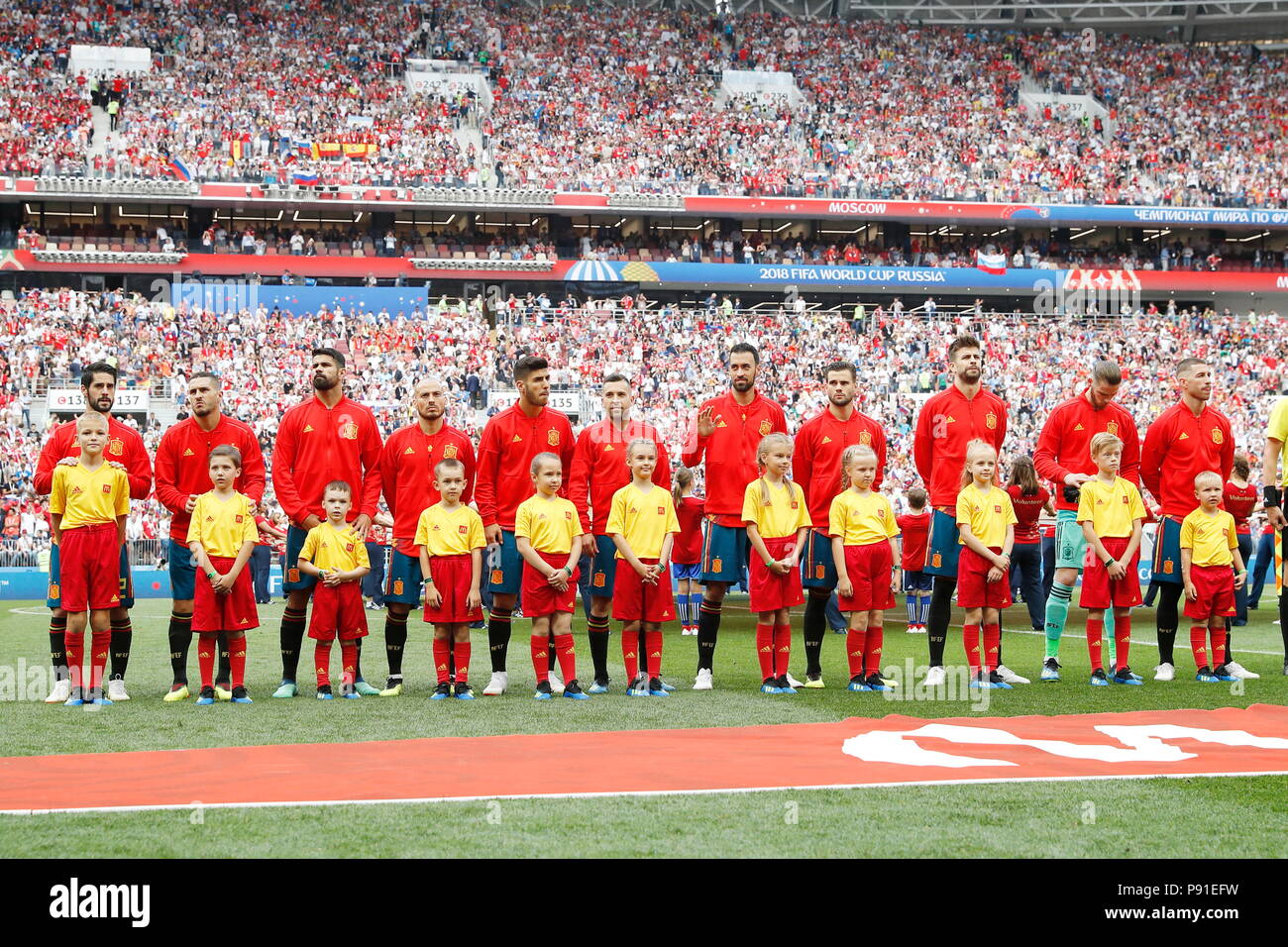 Spain team group line up esp hi-res stock photography and images - Alamy