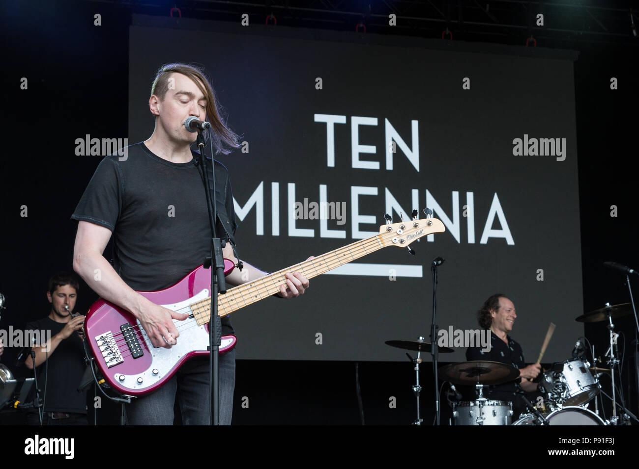 Ten millenia band hi-res stock photography and images - Alamy