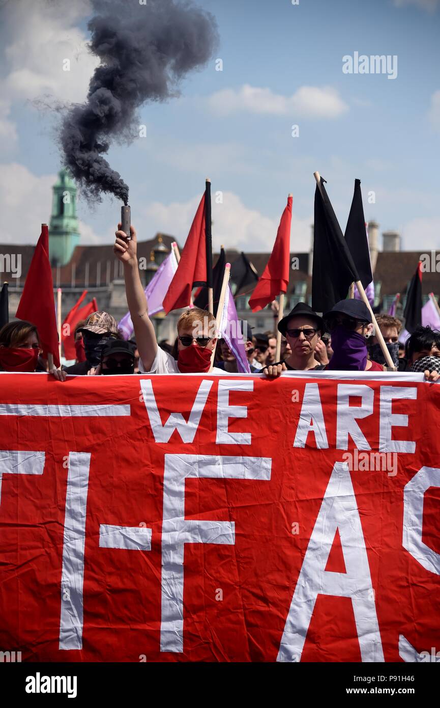 London anti fascist protesters hi-res stock photography and images - Alamy