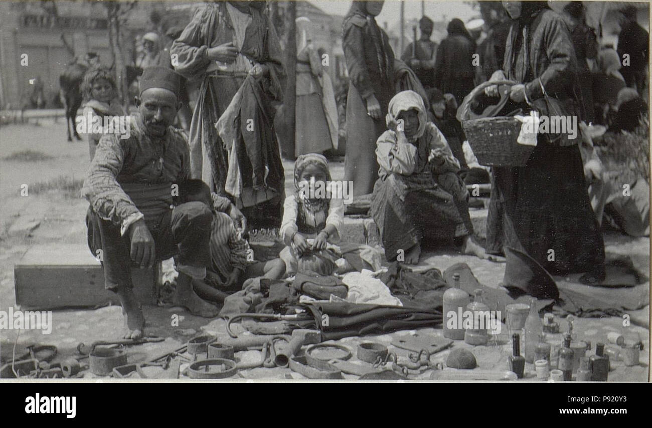 Nisch hi-res stock photography and images - Alamy