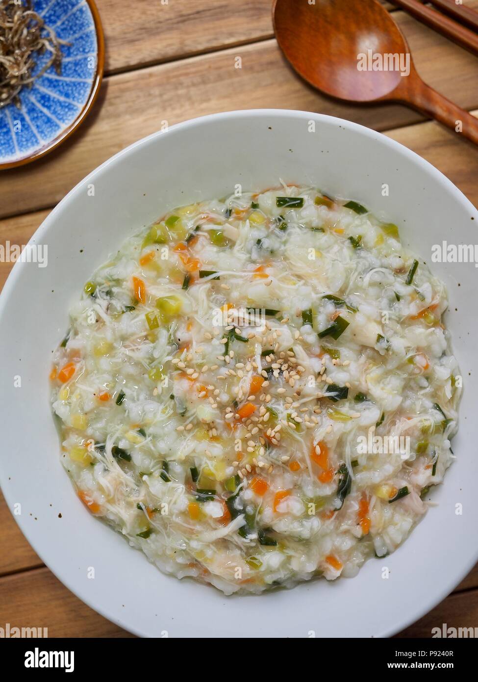 Korean food Chicken Rice Porridge, dak juk Stock Photo - Alamy