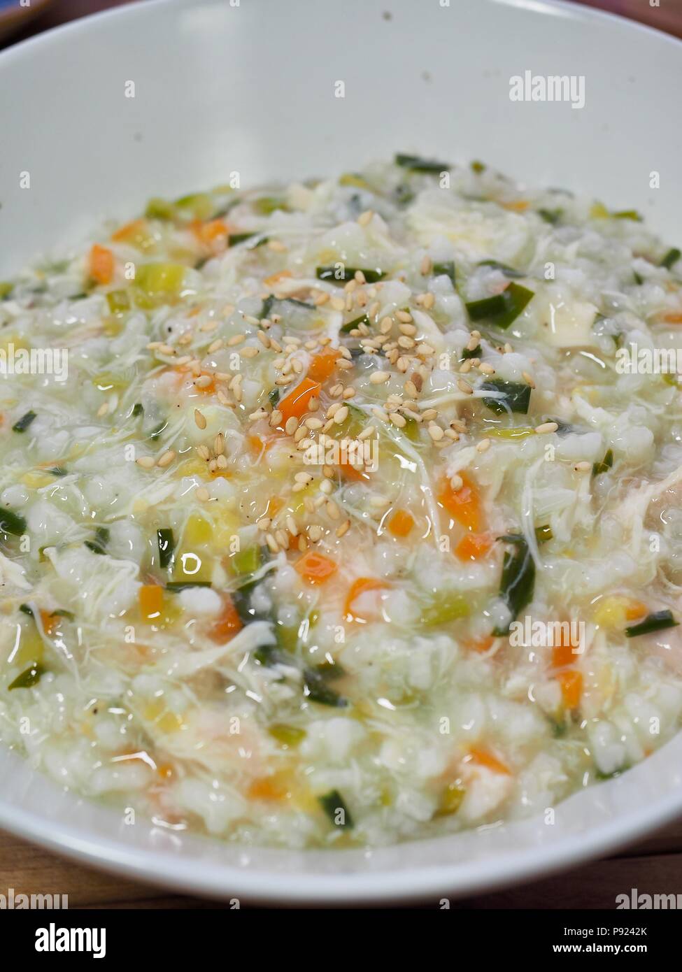 Korean food Chicken Rice Porridge, dak juk Stock Photo - Alamy