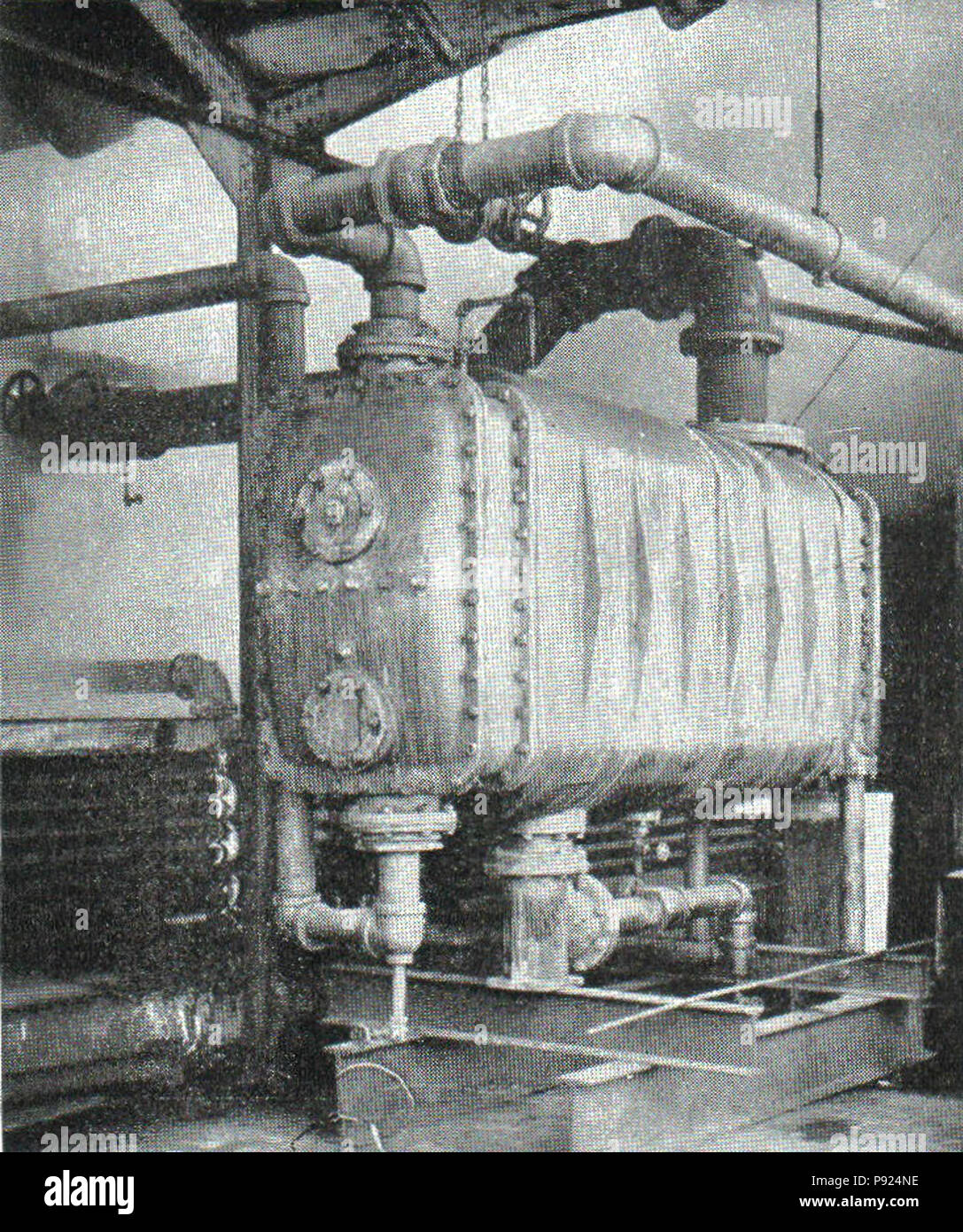 Condenser water hi-res stock photography and images - Alamy
