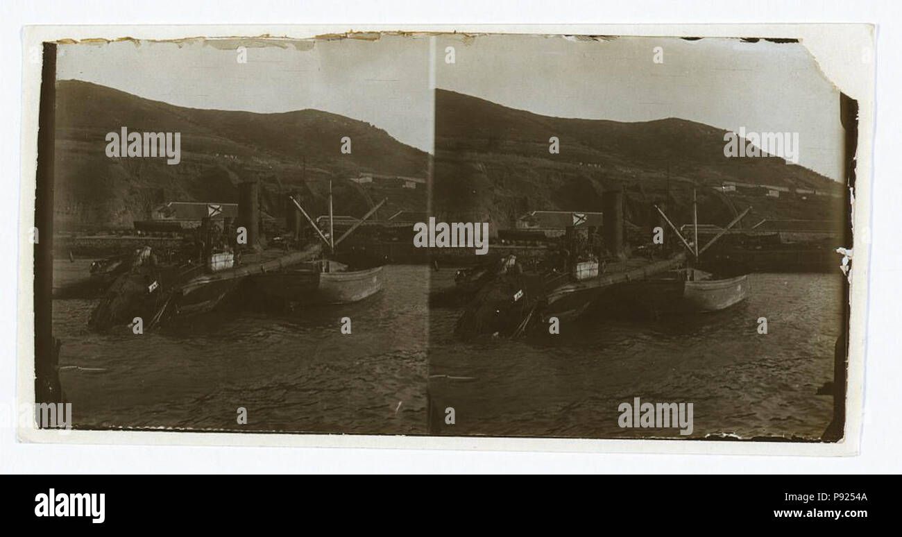 Destroyed warship hi-res stock photography and images - Alamy