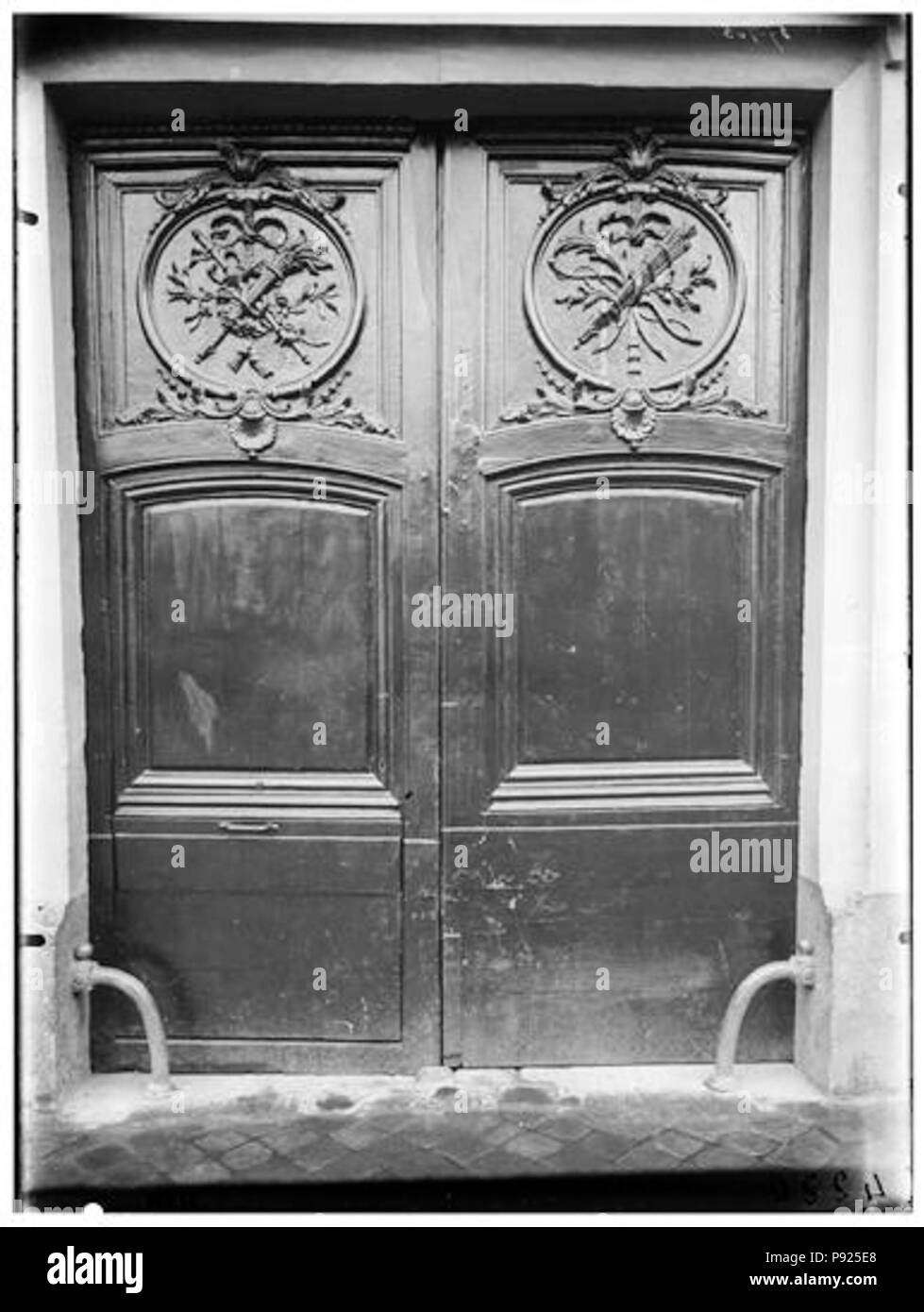 Vantail Black and White Stock Photos & Images - Alamy