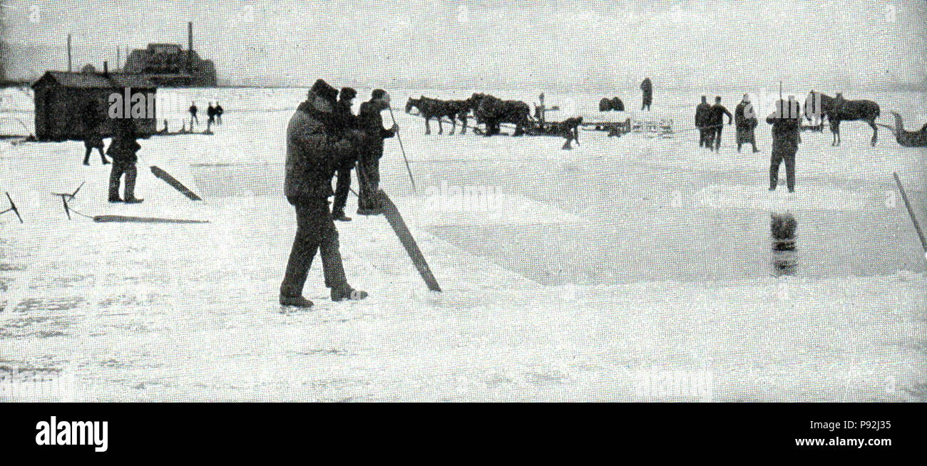 Harvesting ice blocks hi-res stock photography and images - Alamy