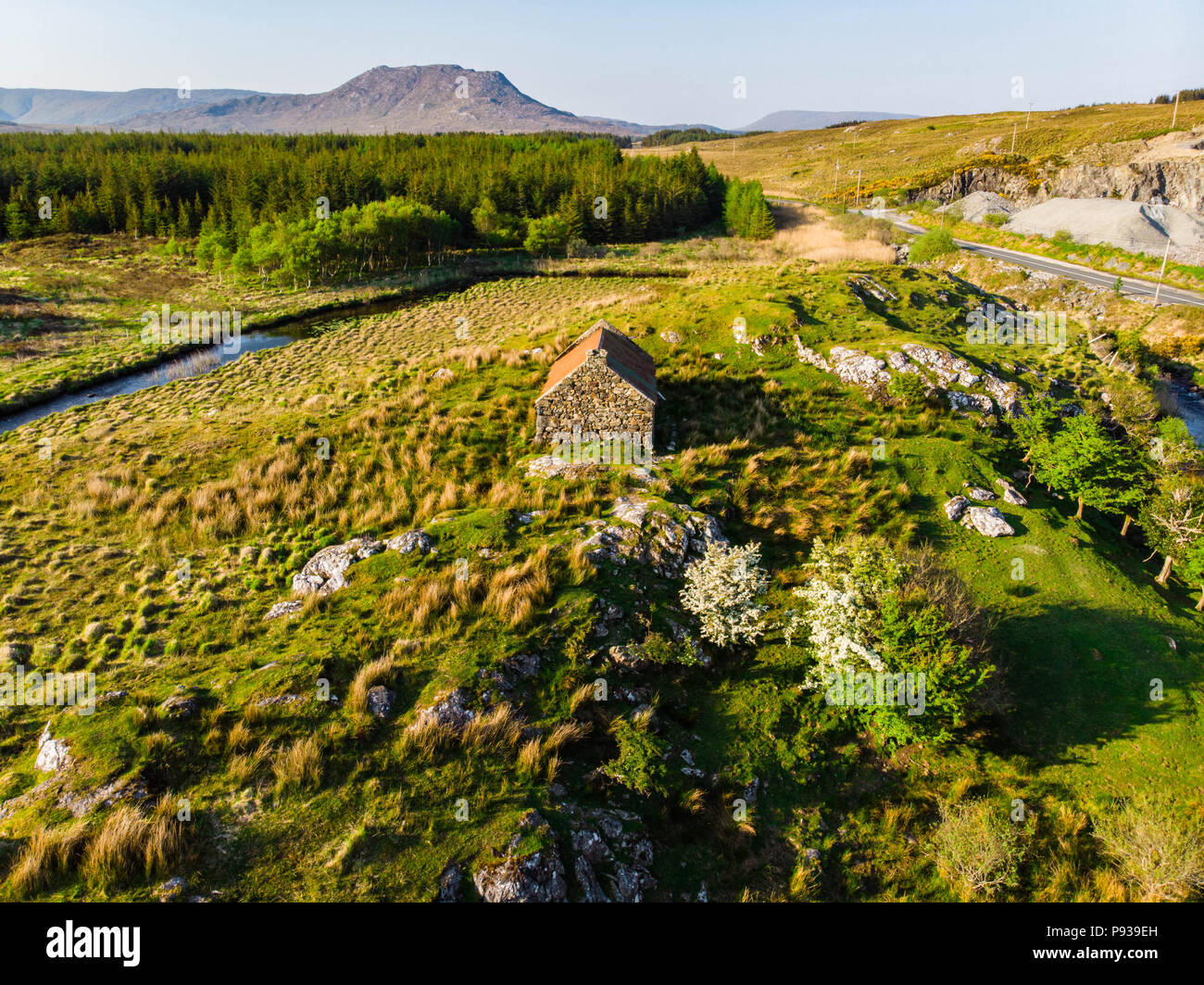 Beautiful sunset view of Connemara region in Ireland. Scenic Irish ...