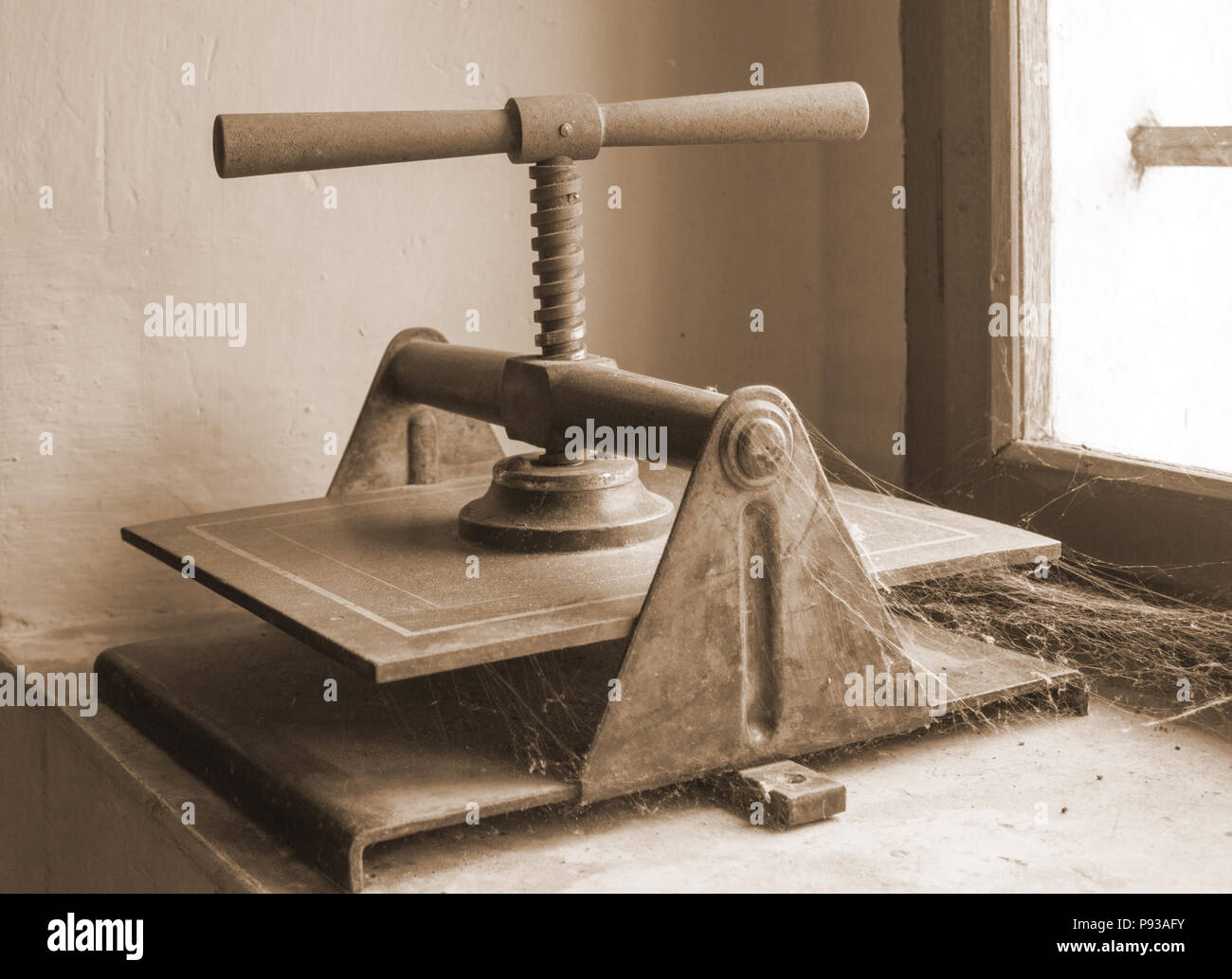 Book press hi-res stock photography and images - Alamy
