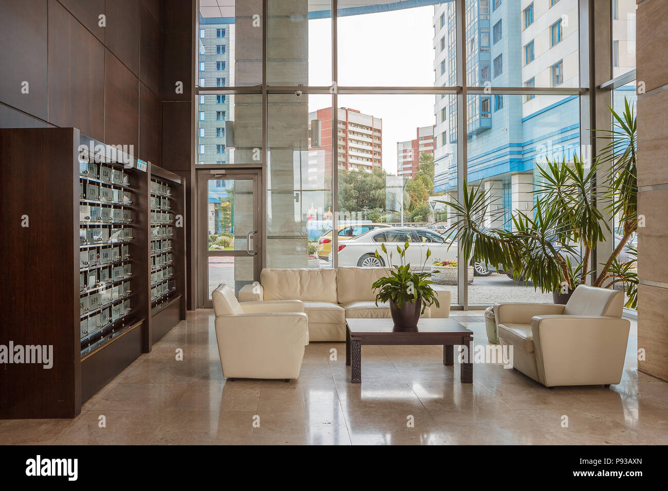 Modern apartment building reception hi-res stock photography and images ...