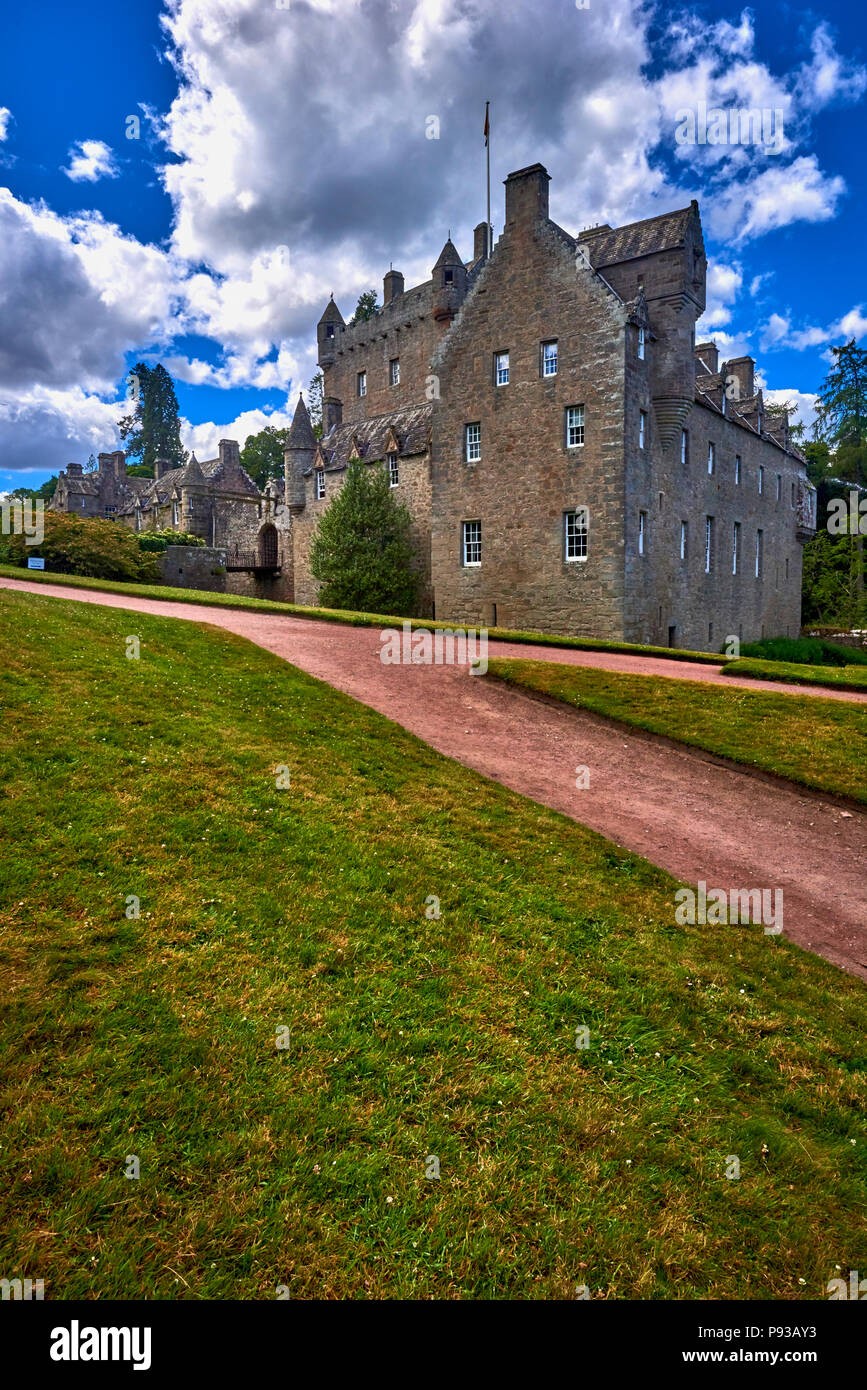 Cawdor Castle (SC18 Stock Photo - Alamy