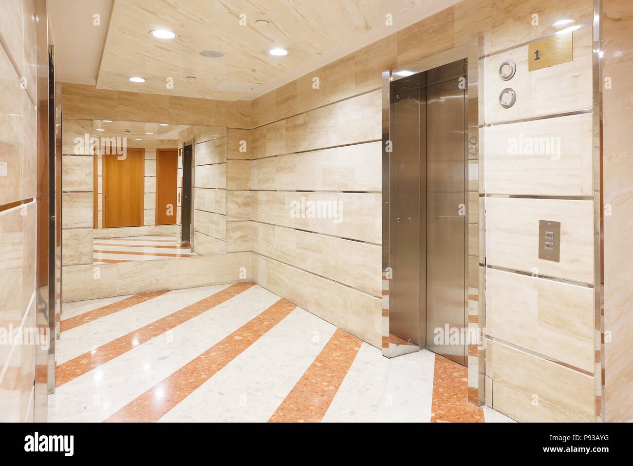 Hotel elevators hi-res stock photography and images - Alamy