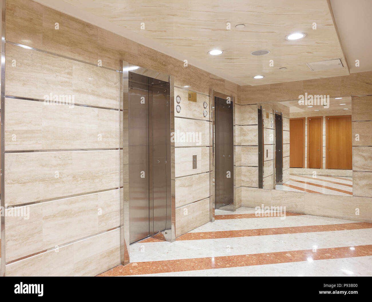 Elevators doors hi-res stock photography and images - Alamy