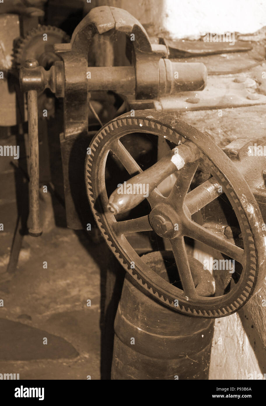 Old machine parts hi-res stock photography and images - Alamy