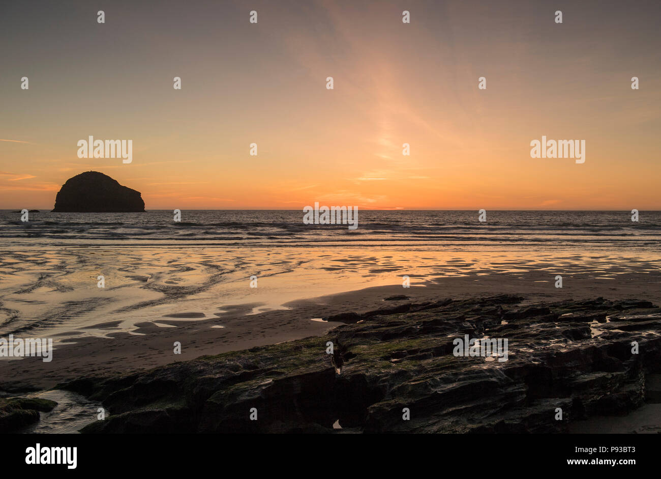 Beach sunset cornwall hi-res stock photography and images - Alamy