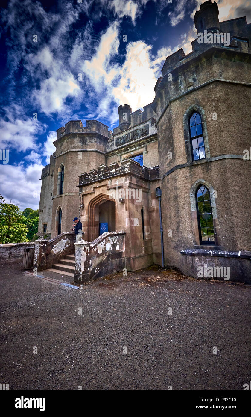 Dunvegan Castle (SC18 Stock Photo - Alamy