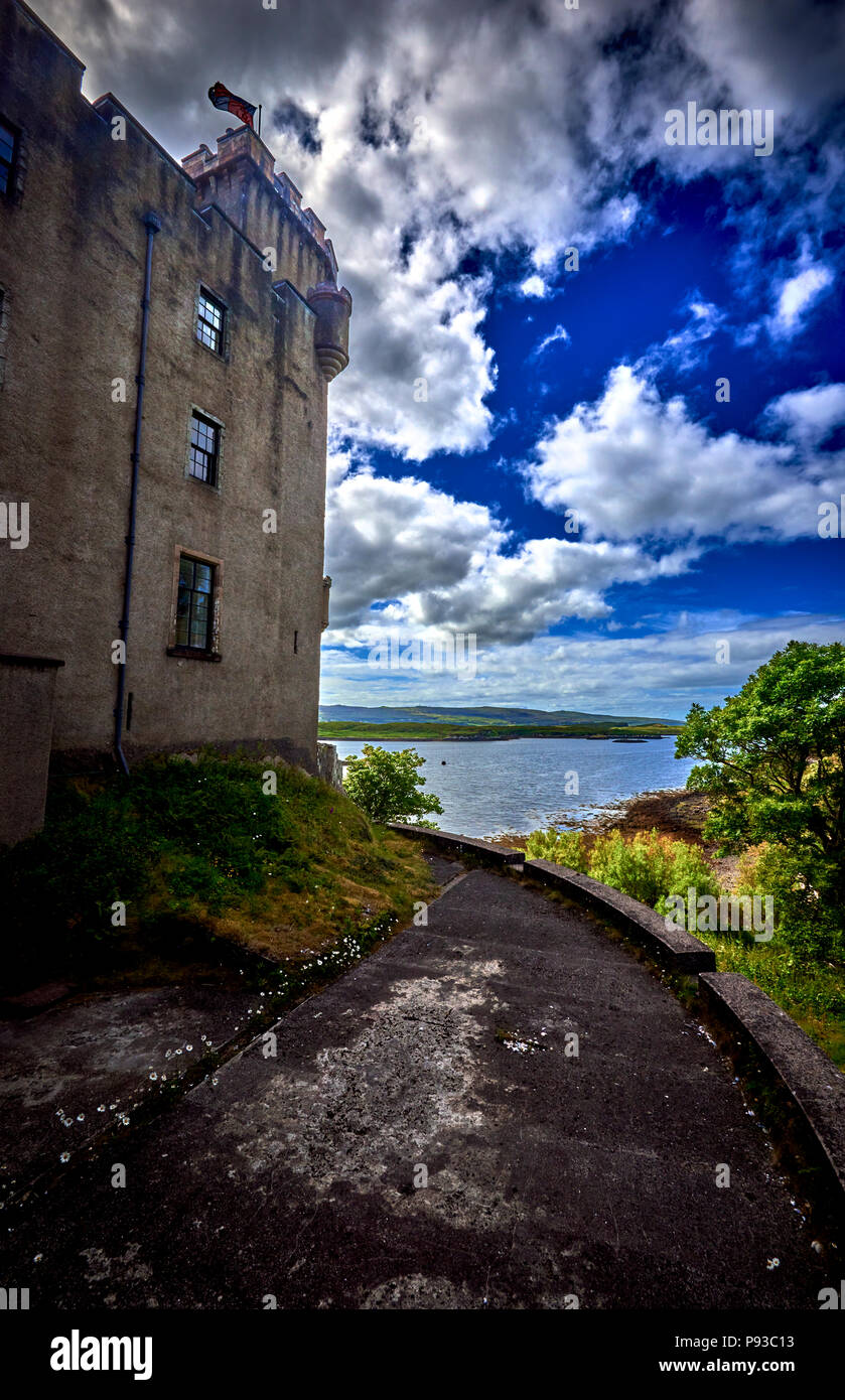 Dunvegan Castle (SC18 Stock Photo - Alamy