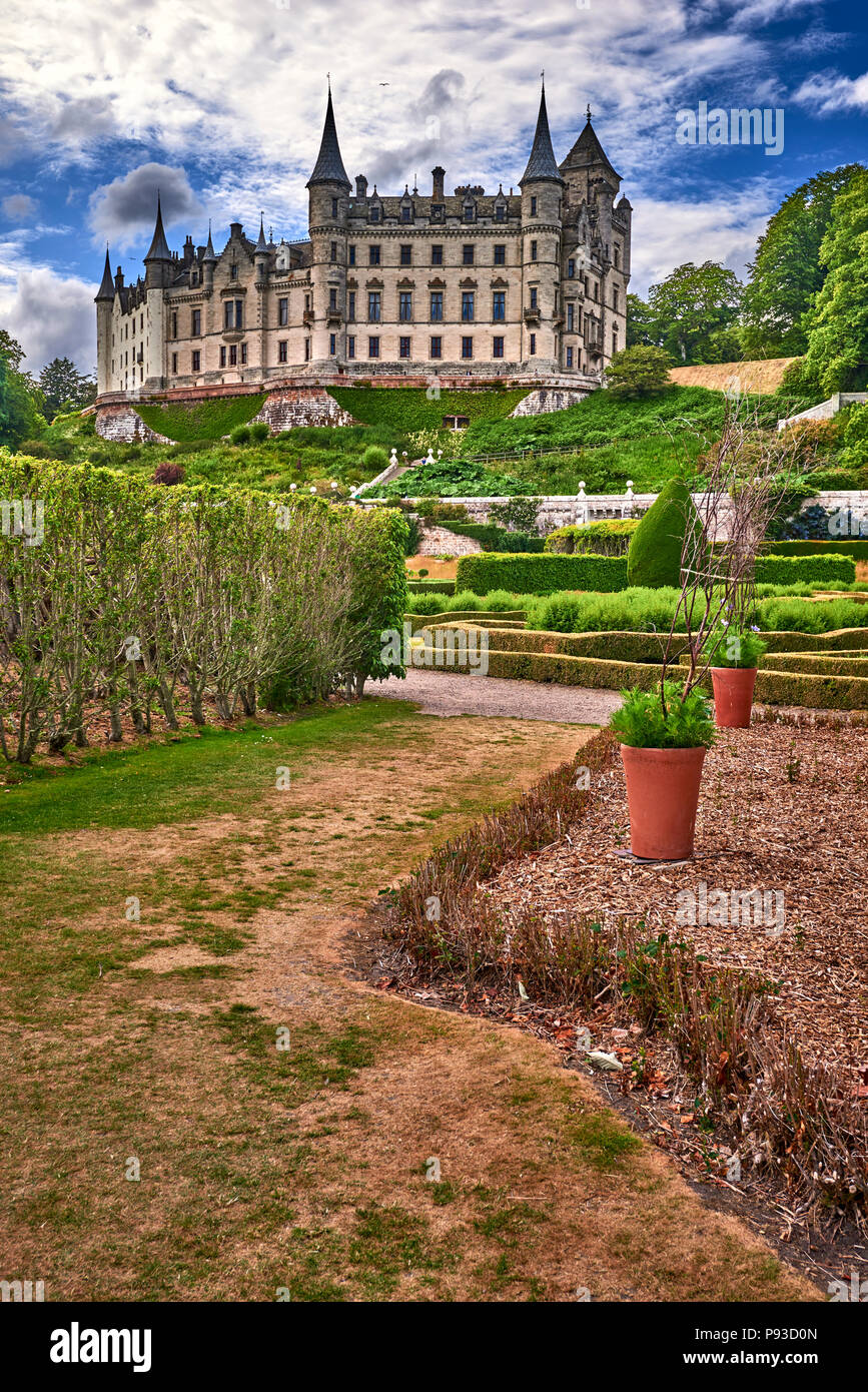 Dunrobin Castle (SC18 Stock Photo - Alamy