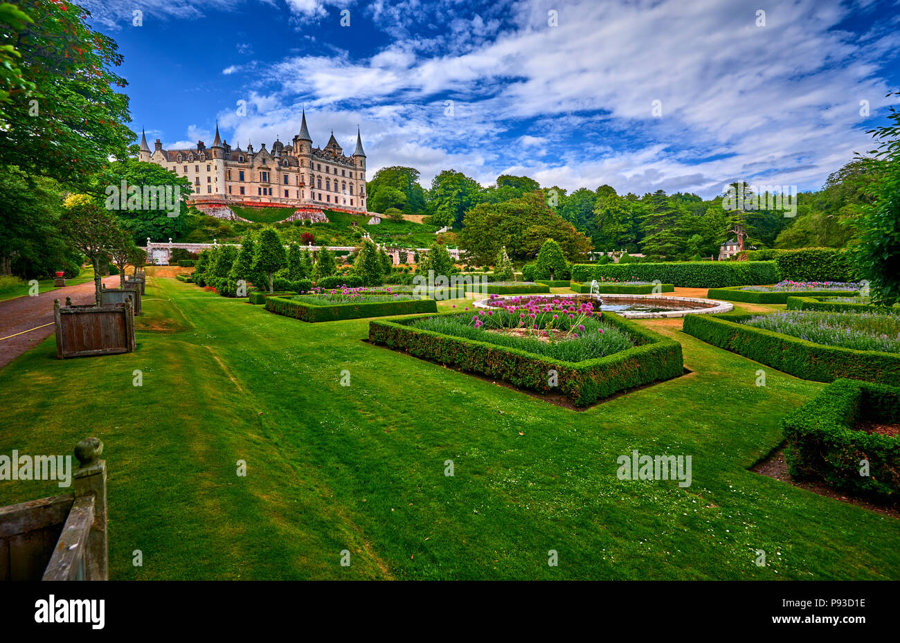 Dunrobin castle hi-res stock photography and images - Alamy