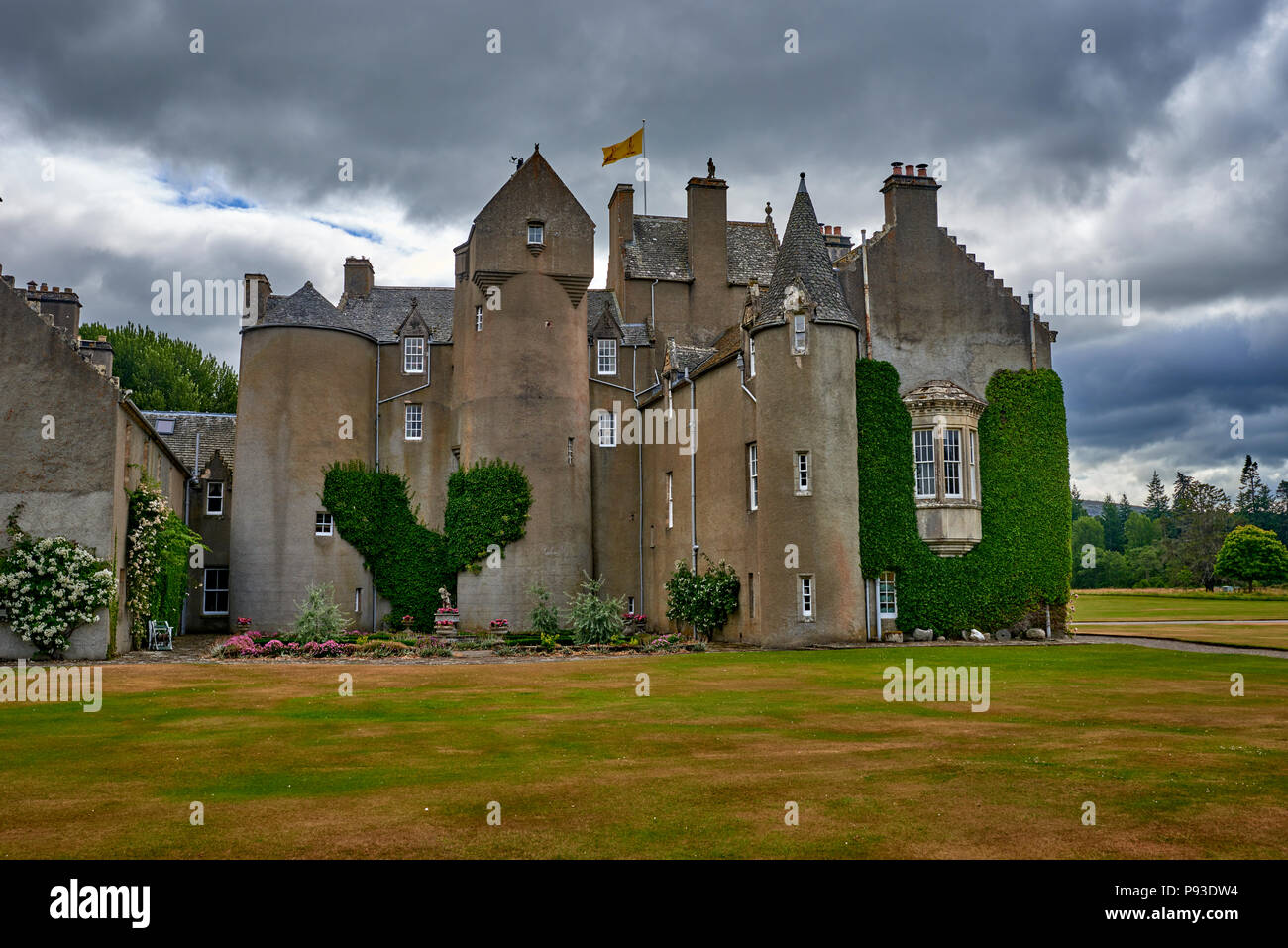 Ballindalloch Castle (SC18 Stock Photo - Alamy