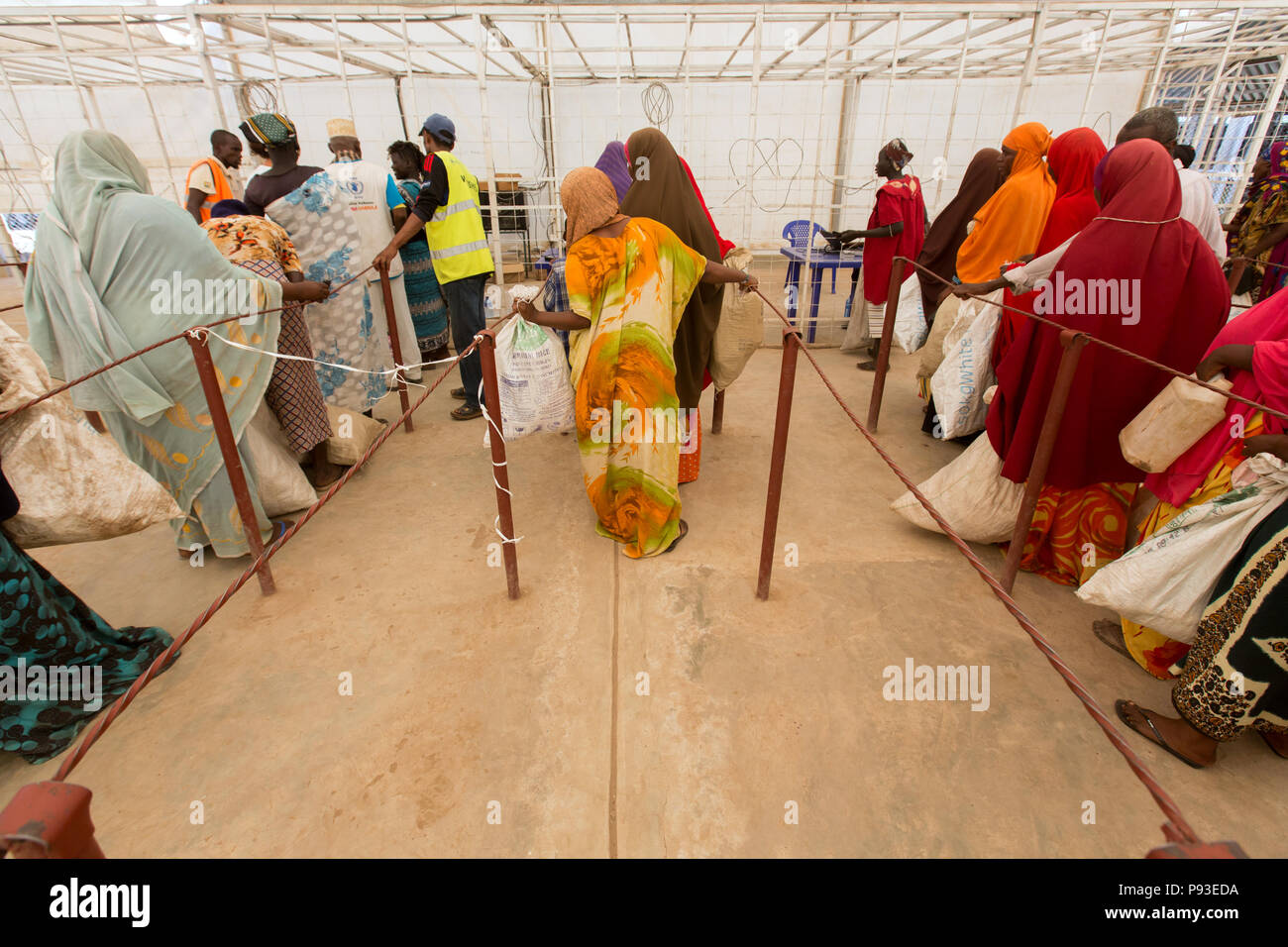 Food distribution hi-res stock photography and images - Alamy
