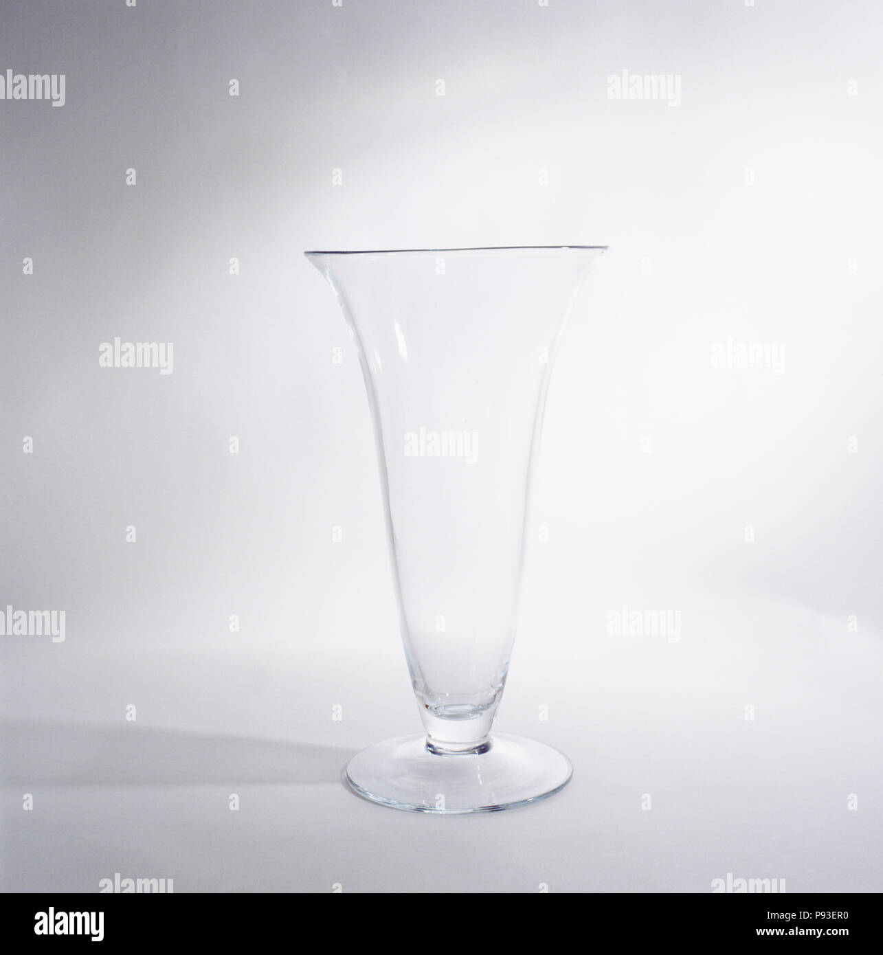 Fluted vase hi-res stock photography and images - Alamy