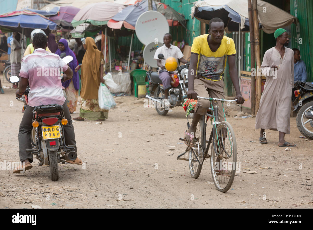 Africa people busy street hi-res stock photography and images - Alamy